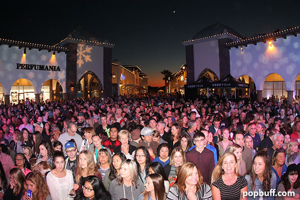 Excited fans witnessed the concert and the tree lighting ceremony - POPBUFF